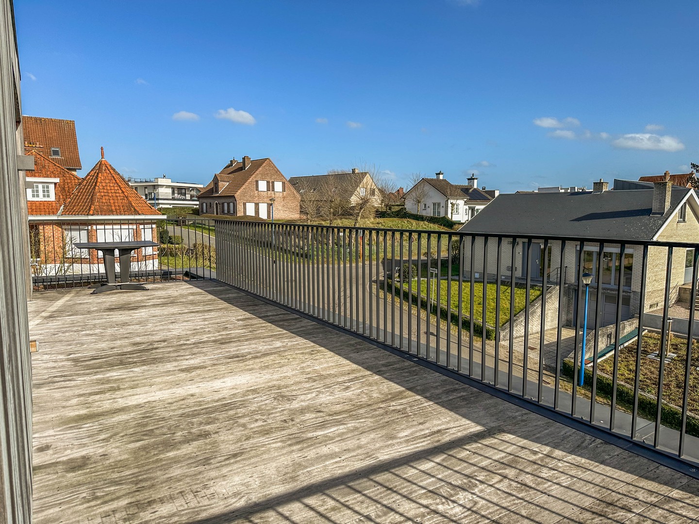 Luxueuze assistentiewoning met groot en zonnig dakterras. - Appartement ...